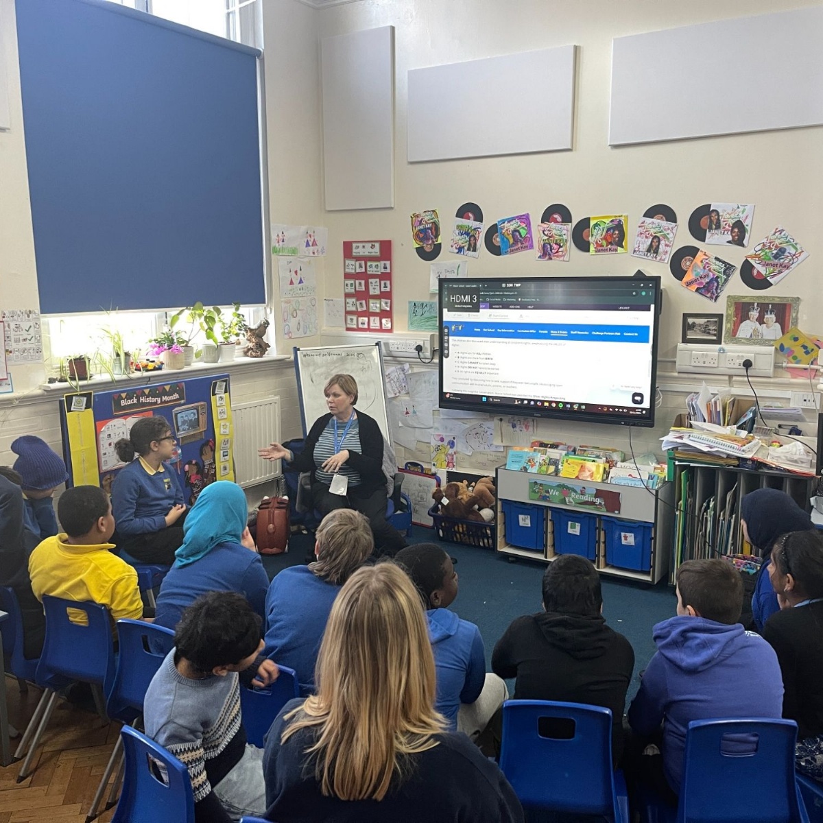 Manor School - Junior Leaders learn about their new Webpage!